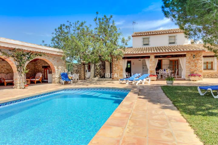 Bonita Finca Con 4 Dormitorios Y Piscina Privada - Bonaire