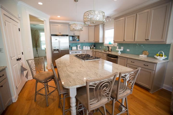Spacious Family Home On James Island - Folly Beach, SC