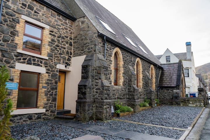 Capel Bethel, Padarn, Converted Chapel, Sleeps 8 - Llanberis