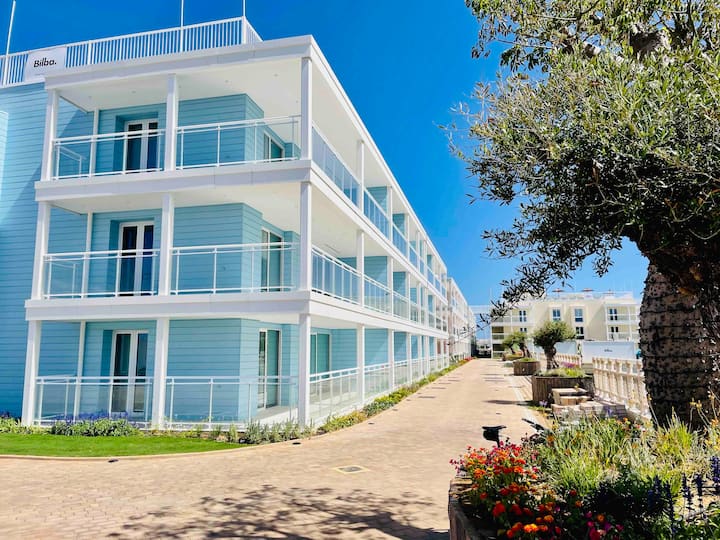Seaside Tranquility 
Brand New - Marina Club​​ - Gibraltar