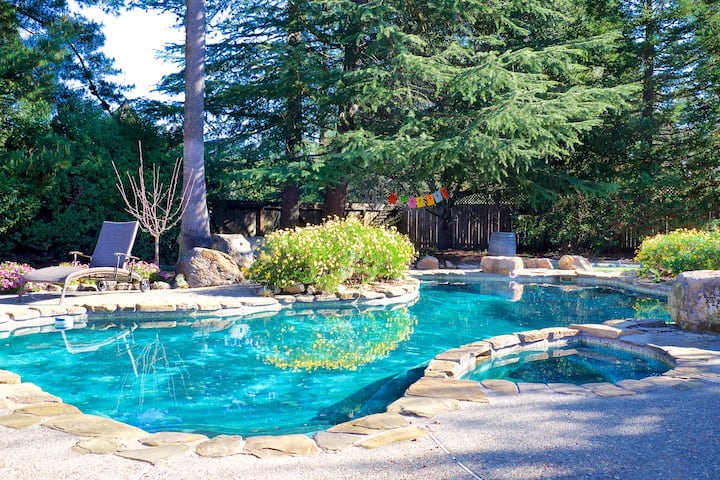 Charming Sonoma Home With Lovely Pool And Yard. - Sonoma, CA