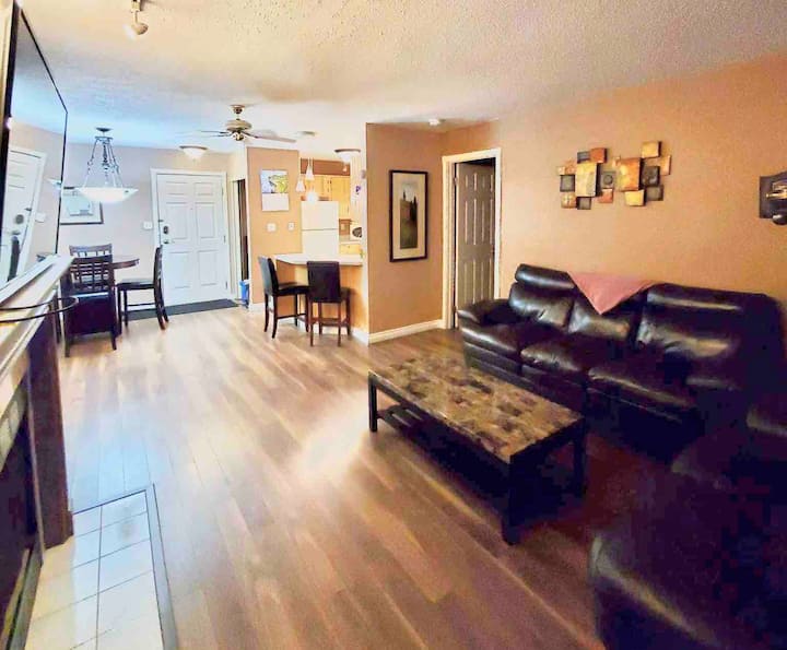 Downtown 2 Bed/2 Bath Condo - Edmonton