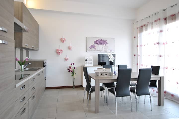 Smeralda Flats, 2 Camere & Parking Centro Storico - Olbia