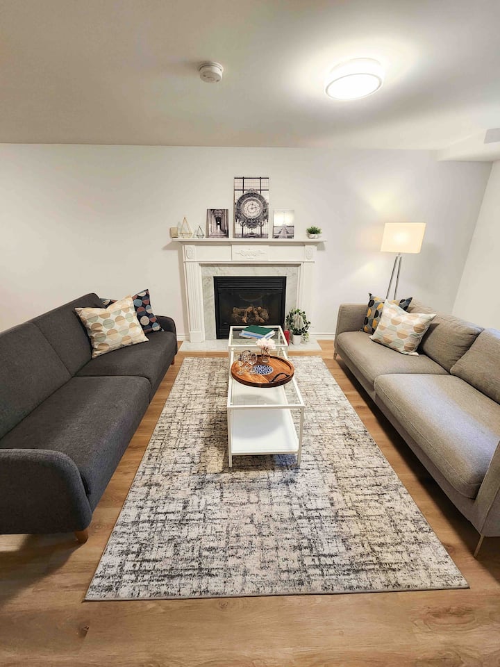 Feel Like Home 1 Bedroom Unit W/ King Bed - Bradford