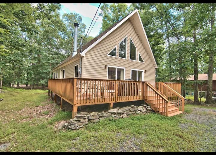Masthope Chalet Near Woodloch Pines - Narrowsburg, NY