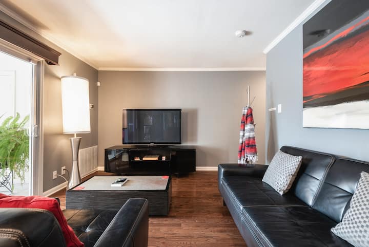 The Condo (Close To Airport + Free Parking, Gated) - San Antonio, TX