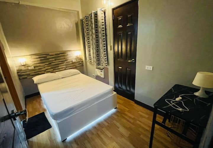 Leikagem G2b (1 Rm, Netflix, Own T&b, Hotshower) - Legazpi City
