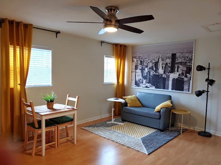 Carriage House Flat In Historic Monte Vista (U-2) - San Antonio, TX