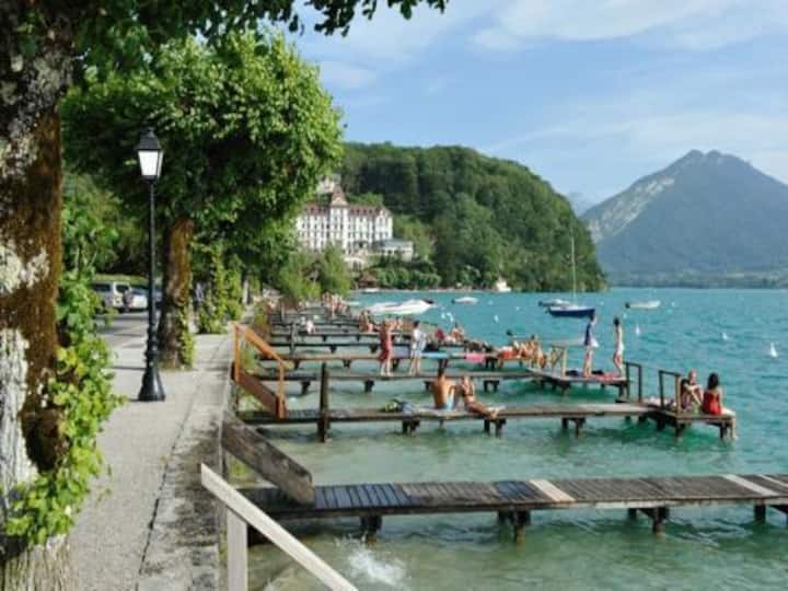 Annecy Menthon Tout Au Bord Du Lac . - Menthon-Saint-Bernard