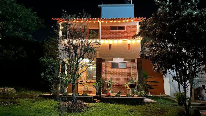 Small House  Malinalco. 5 Minutes Of The Centro - Malinalco