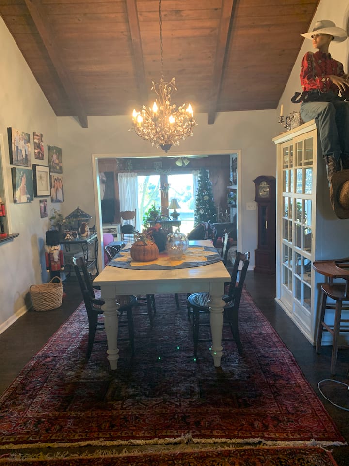 Home Away From Home That Accepts Your Pets. - Monroe, GA