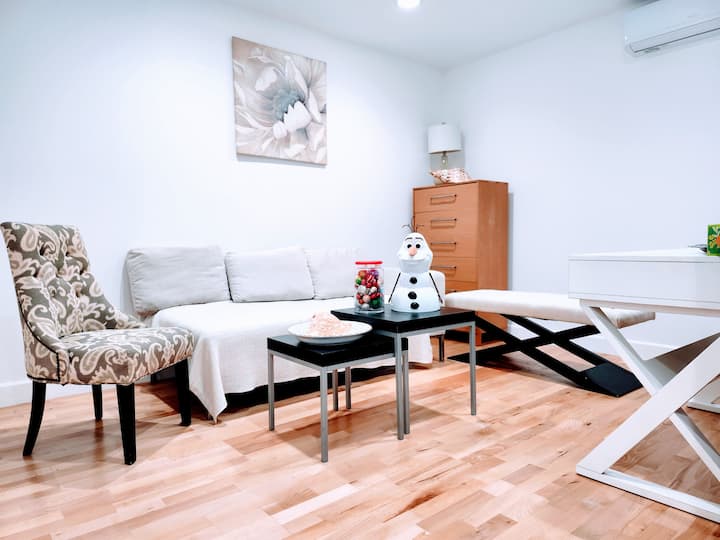 Beach House W/ Kitchen, Laundry & Enclosed Yard - Redondo Beach, CA