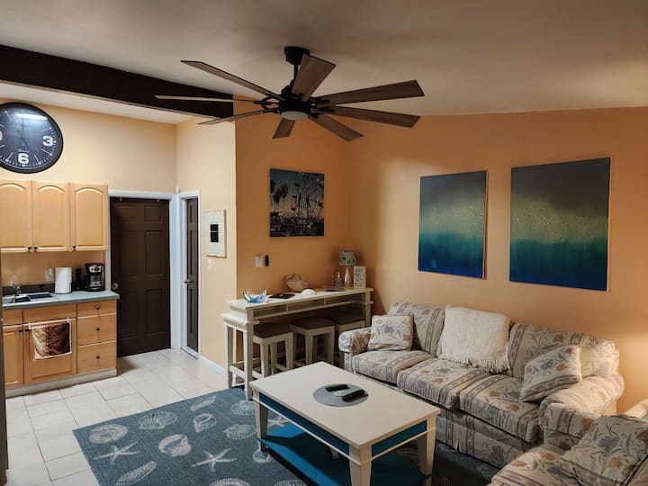 Beach'n Downtown Condo With Assigned Parking Spot - Ocean Pines, MD