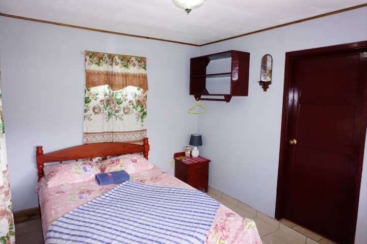 Private Room In San Ignacio Town - Belize