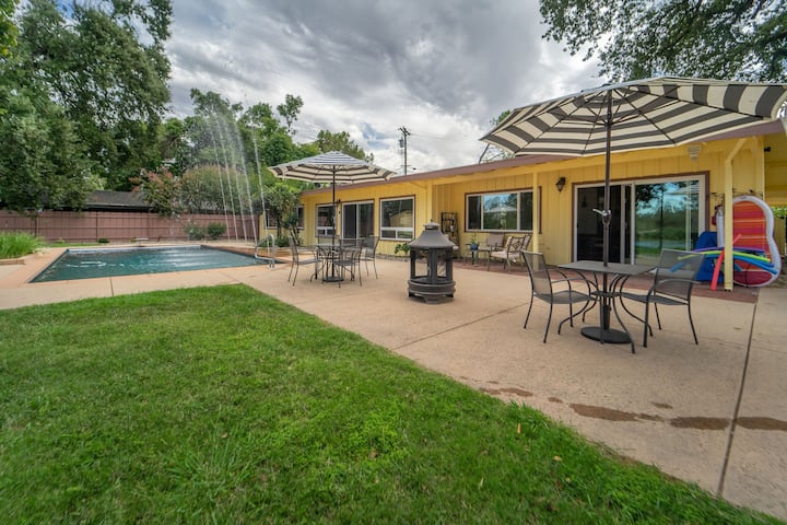 Gorgeous Riverside Home Close To Bethel Church - Redding, CA