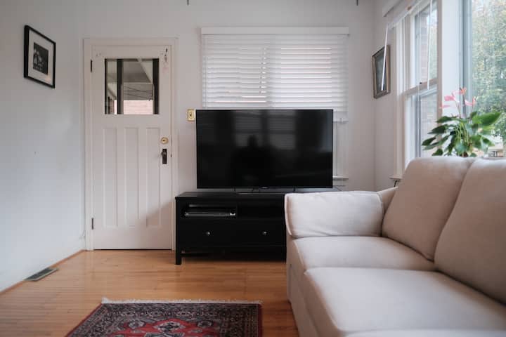 Whole 2br House - Convenient & Quiet Neighbourhood - Toronto, ON