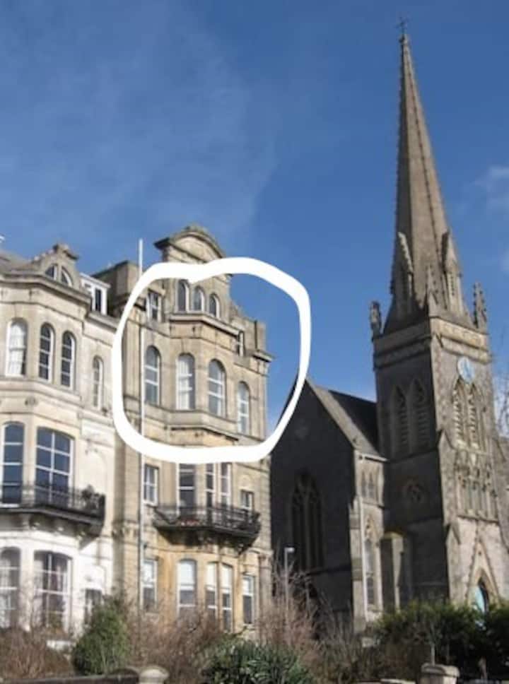 Large Flat, Amazing Views (2 Bedrooms, Sleeps 4) - Weston-super-Mare