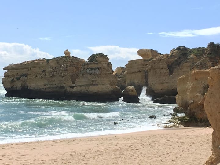 Spacious Seaview Apartment In A Beautiful Location - Albufeira