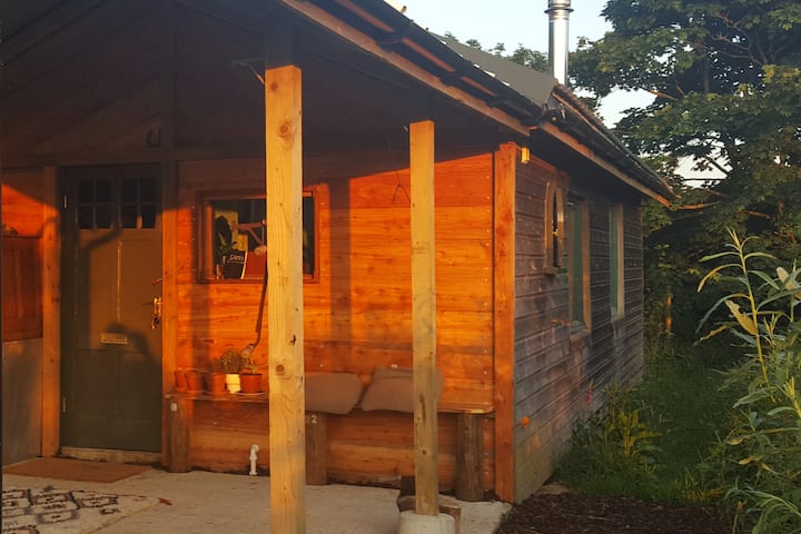 Porthtowan Cornish Off-grid Cabin With A View. - Pool