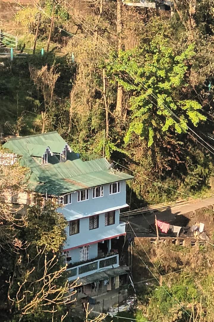 Newa Kutir-heart Of City, Mountain, And Town View - Darjeeling