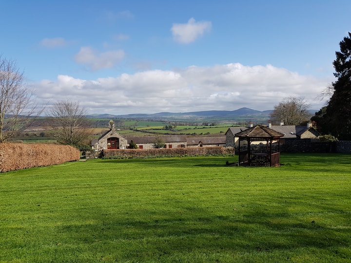 6 Cottages In A Private Courtyard That Sleeps 21 - Irland