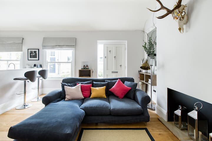 Five Star Boutique House Near Windsor Castle, Ascot & London - Staines-upon-Thames