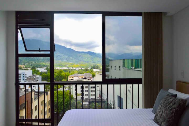 Great Mountain View And Next To A Shopping Mall - Armenia, Colombia