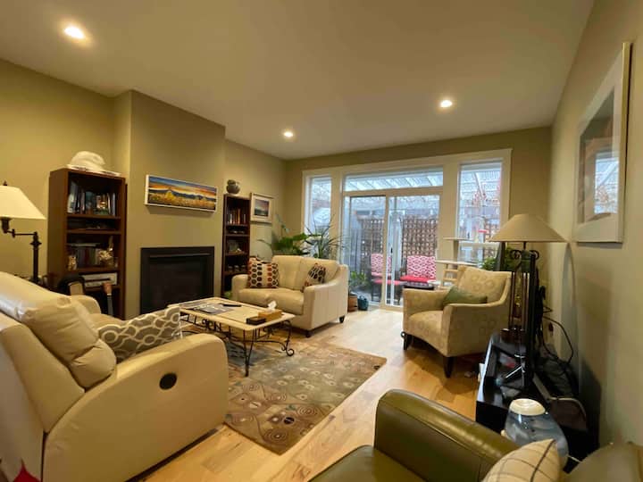 Tranquility House In Campbell River - Campbell River