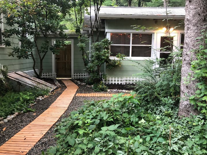 Secluded Cottage-outdoor Fireplace-romantic Escape - Phoenicia, NY
