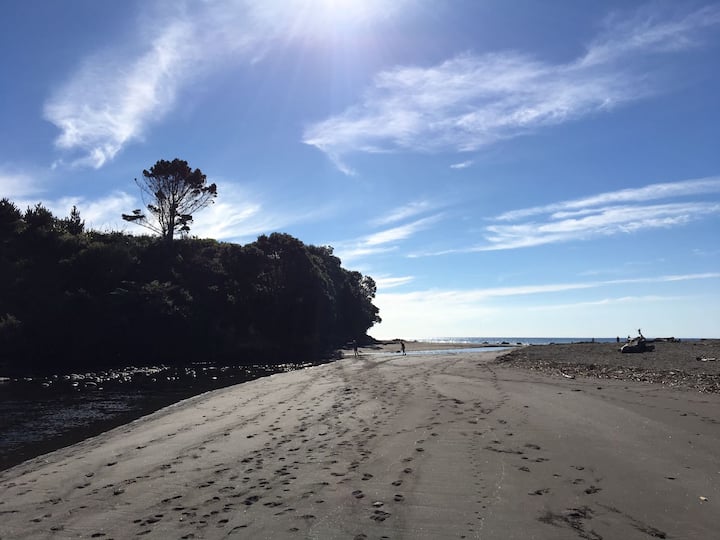 Oakura River Retreat - New Zealand