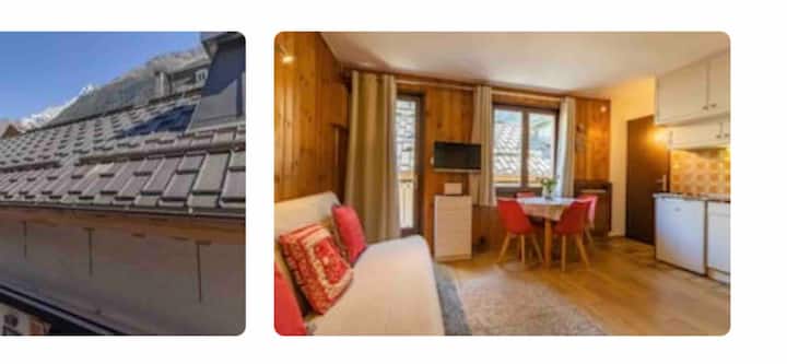 Refuge Dans Chamonix By Night - Chamonix-Mont-Blanc