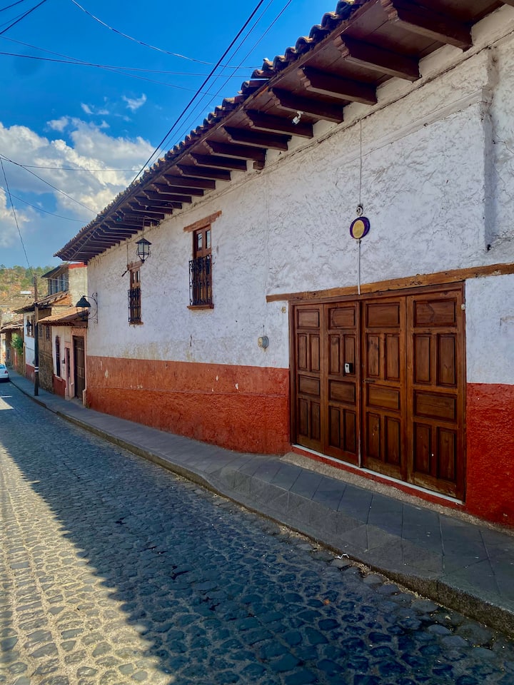 Casa Rústica Santa Eugenia En El Centro De Patz - Pátzcuaro