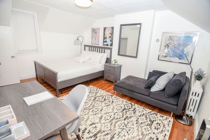 Venn | Harvard Square | Spacious Room - Cambridge, MA