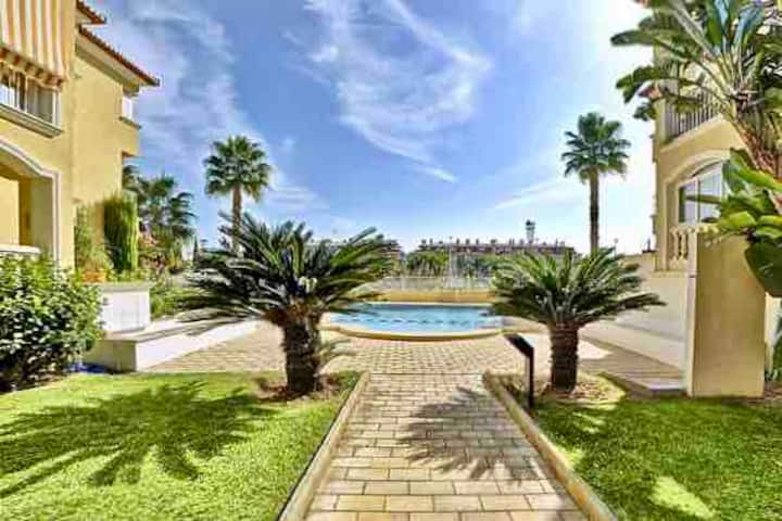 Luxury Apartment With Pool 200m The Beach (2-4p) - 哈韋亞