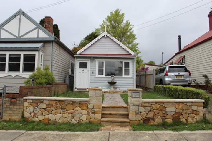 Delightful Fully Renovated Mountains Cottage - Katoomba