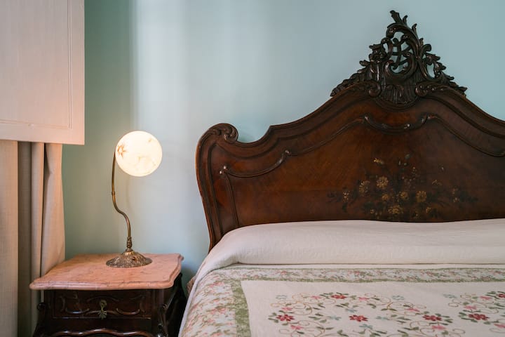 Authentic Colonial Room Near Old Havana - La Havane