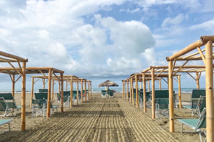 Beach Perfect For Chic Minimalists - Виареджо