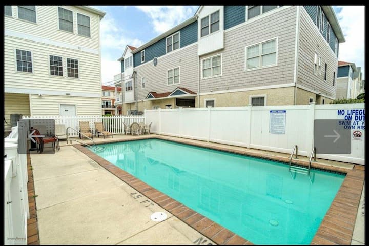 Beach Block And Pool! - Wildwood, NJ