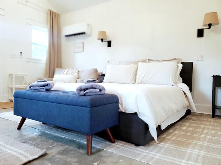 Entire Suite! Close To Haywood Mall - In Taylors - Greer, SC
