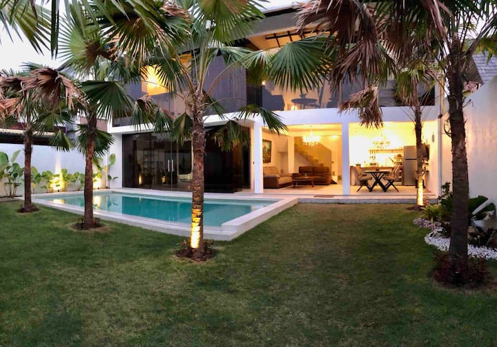 Villa Denira, Home Gym & Private Pool - Sanur