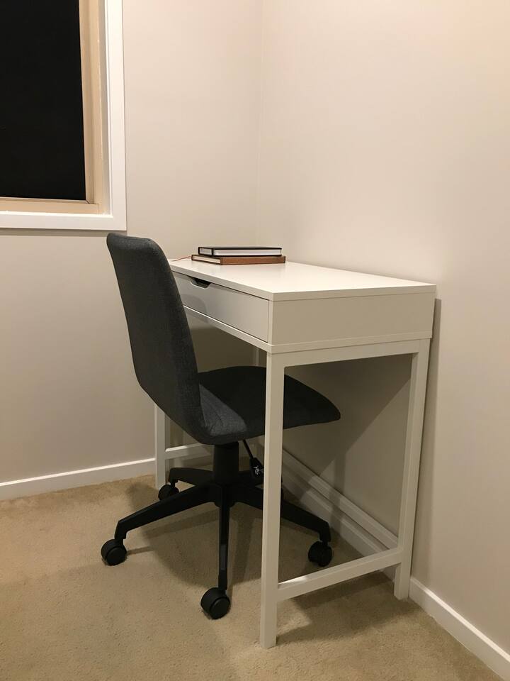 Queen Size Bed Room In Beautiful Townhouse - Virginia