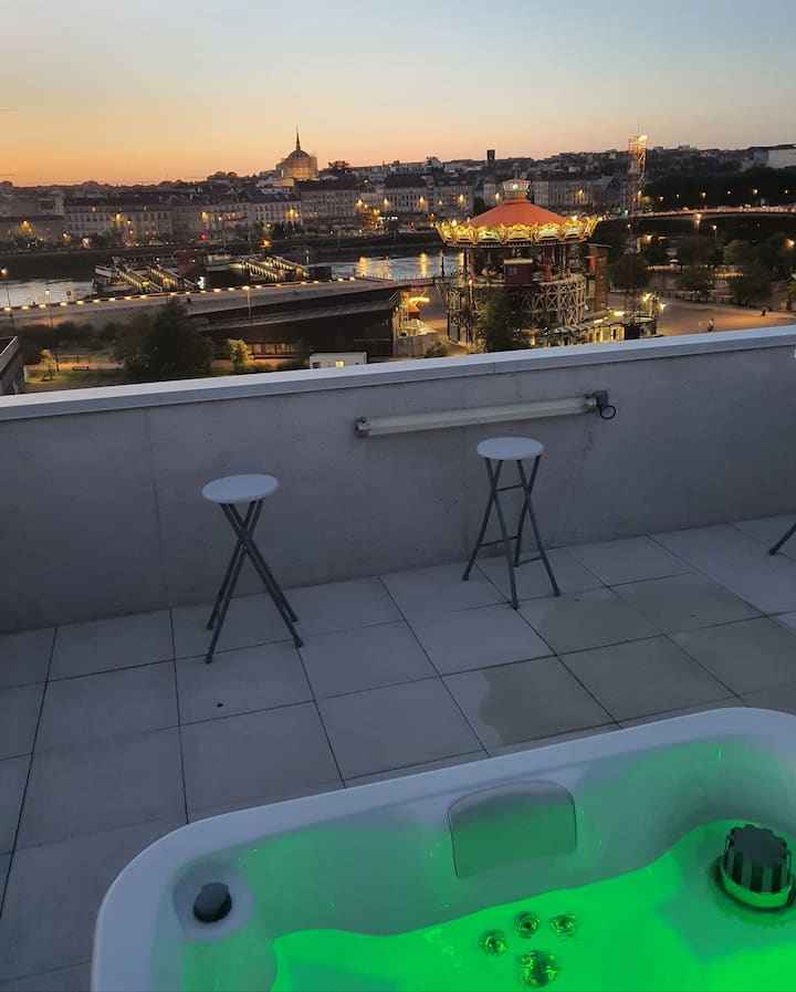 Vue Exceptionnelle Sur Nantes, Jacuzzi, Terrasse - Nantes
