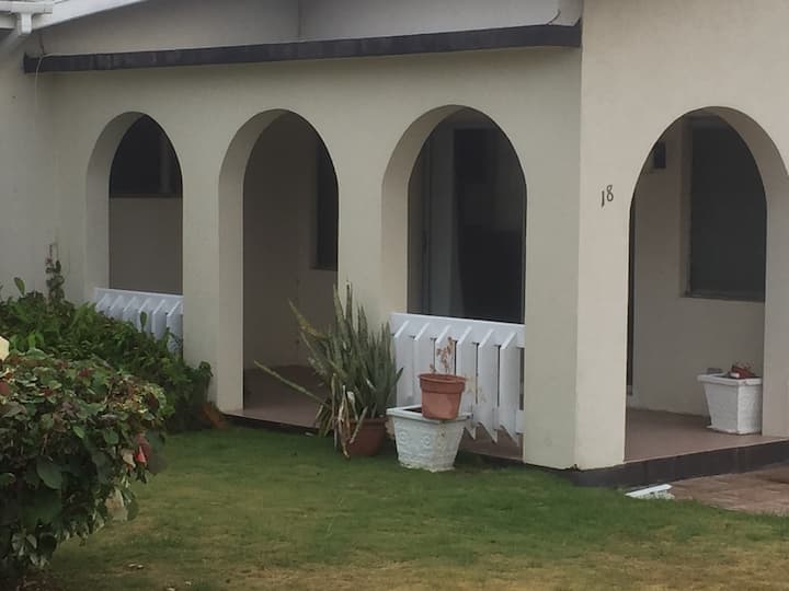 Quiet & Cozy Family-style Home - Barbados