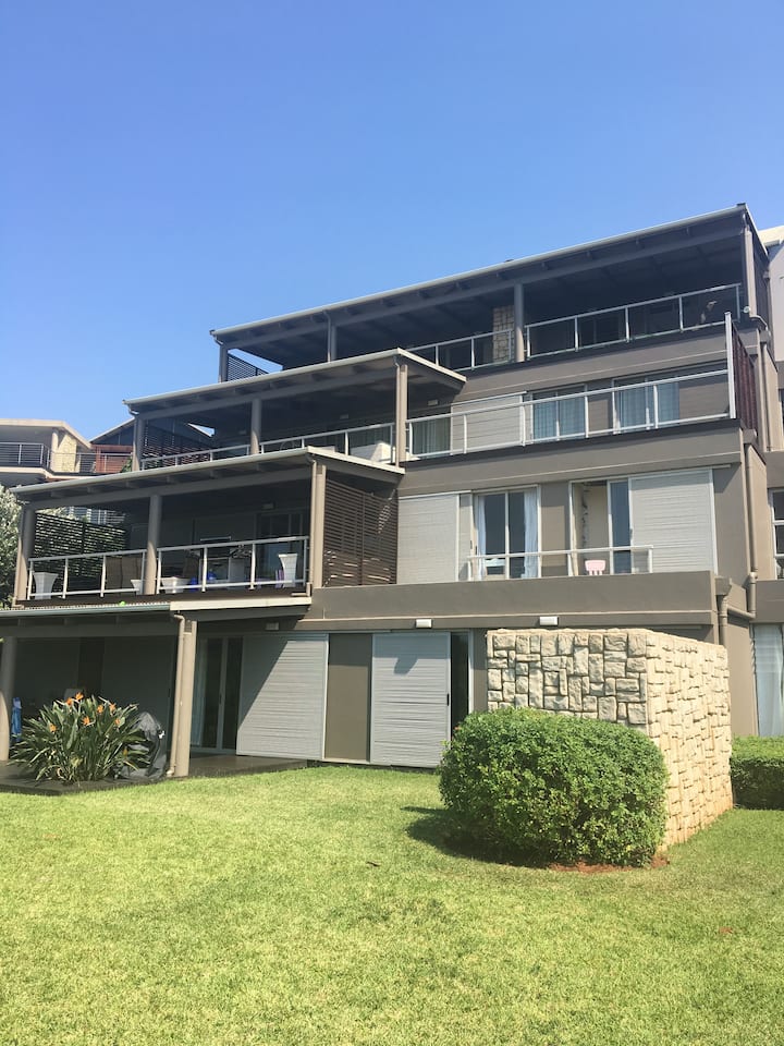 Spacious 4 Bedroom Apartment With Great Views! - Dolphin Coast