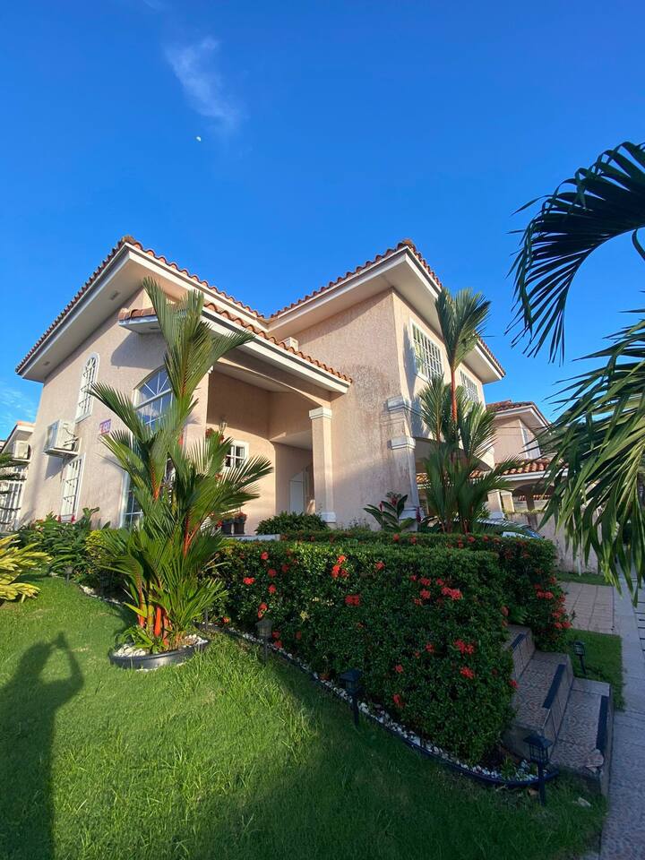 Dos Habitaciones Cerca De Alta Plaza Mall - Panama City