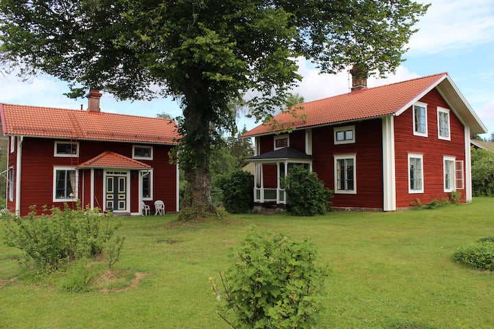 ÅRet Runt Boende I Genuina Hästberg - Leksand