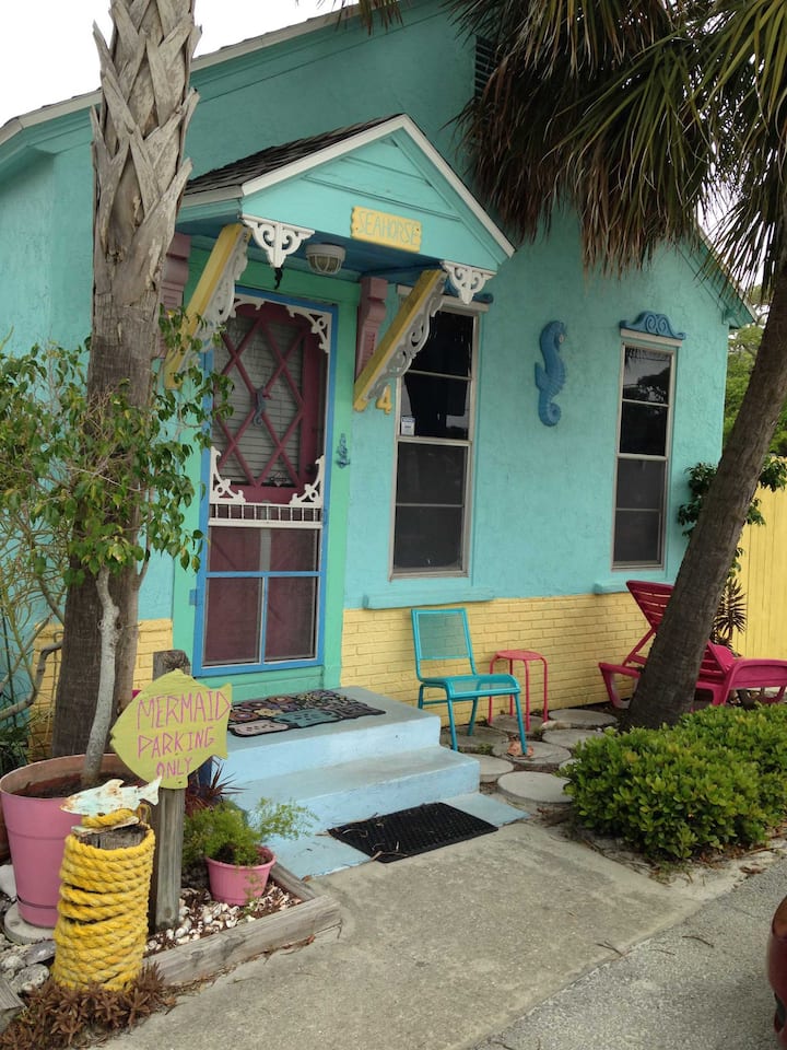 Seahorse Beach Cottage Gulfside(30steps To Beach) - Indian Rocks Beach, FL