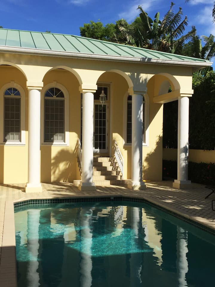 Southern Charmer, A Handsome Beach Studio (Naples) - Naples, FL