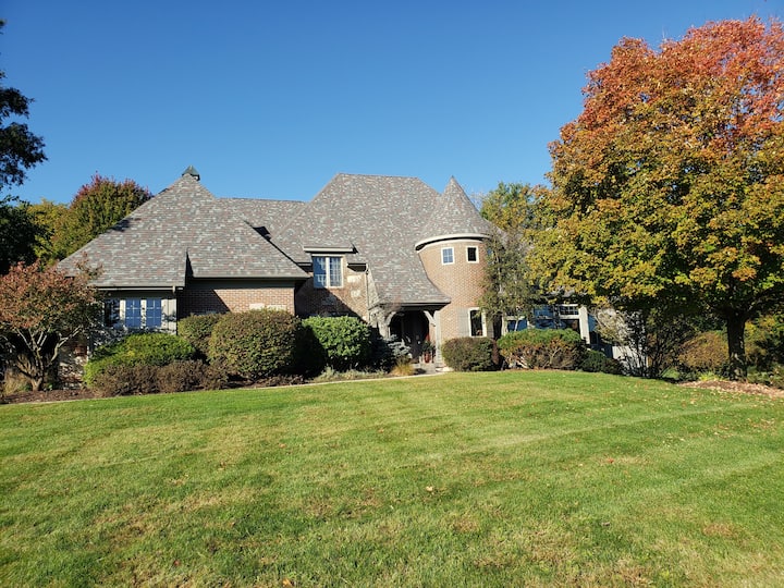Countryside Estate Of Chicagoland - Stunning! - Elgin, IL