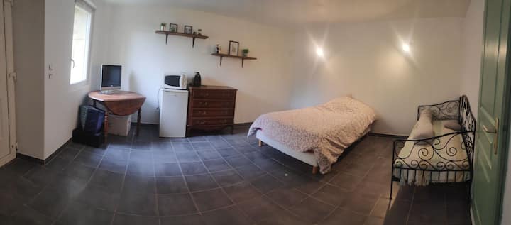 Grand Chambre Dans Maison - Tournon-sur-Rhône